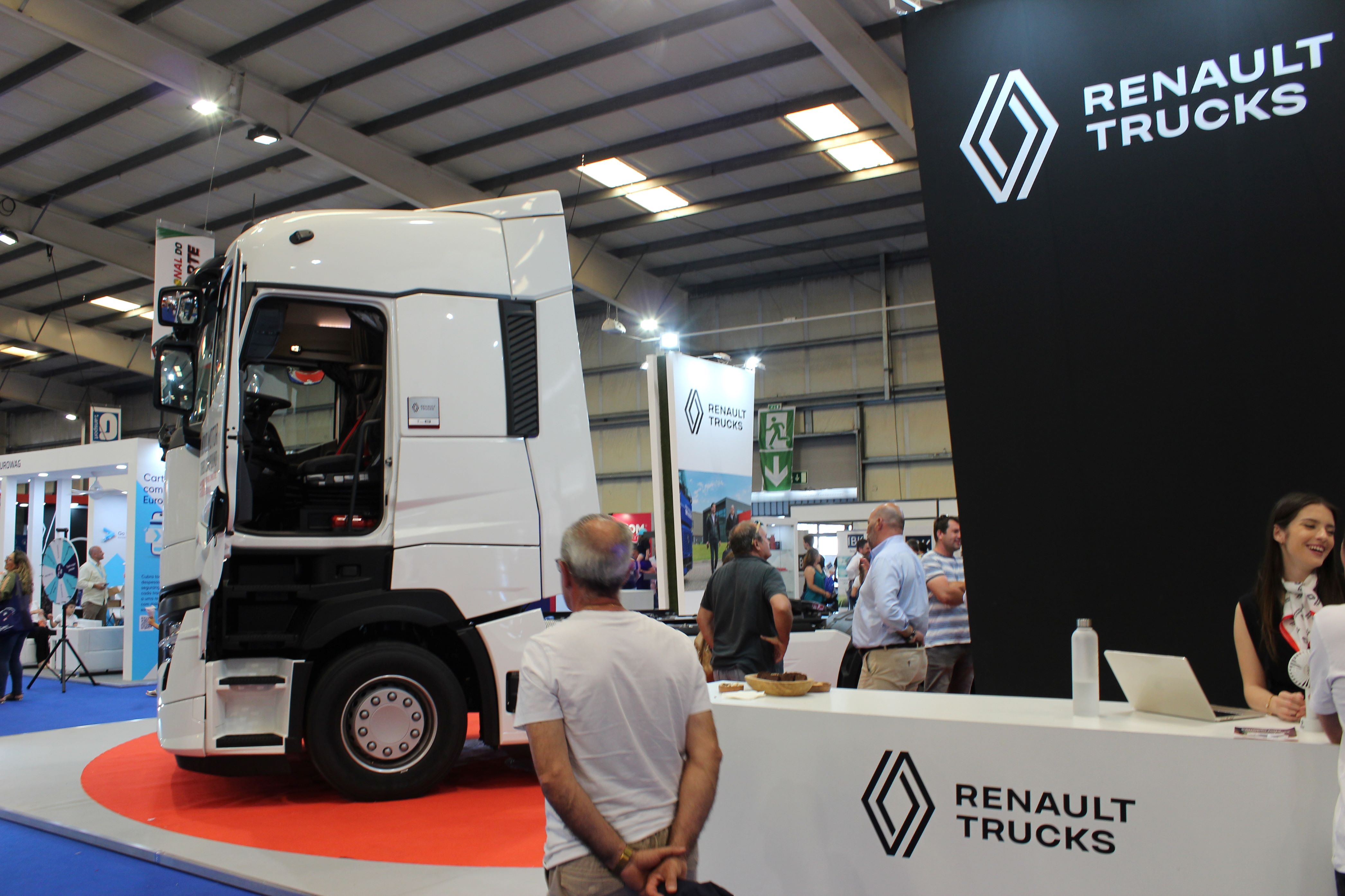 Renault Trucks marca presença na 7ª edição do Salão Nacional do ...